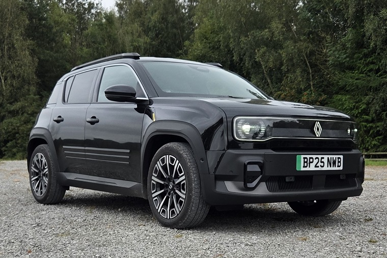 Renault 4 vs 5: Which retro Renault suits you best? | We drive both ...