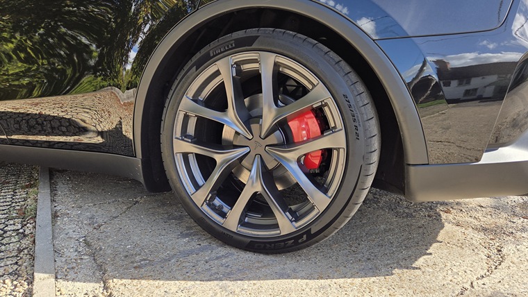 Tesla Model Y Performance | First-drive review | Leasing.com