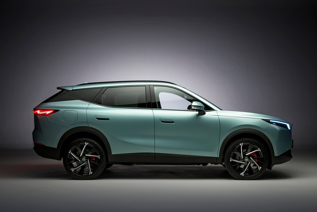 Meet Omoda 7: UK’s Sleek New SUV | Leasing.com